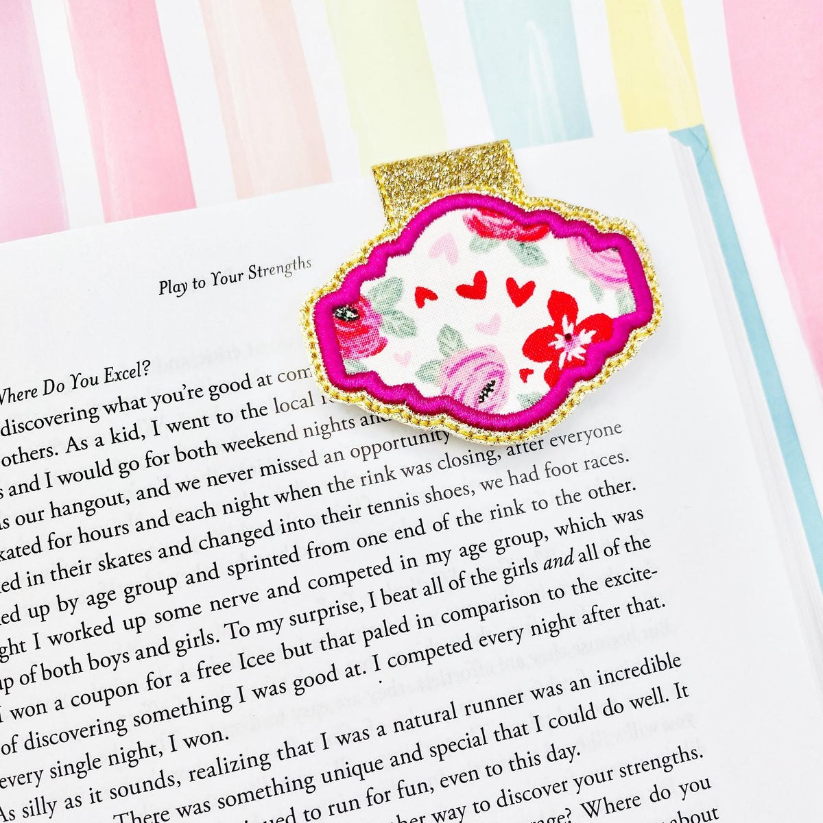 Abstract 23 Applique Magnetic Fold Over Bookmark – Crashing Waves Designs